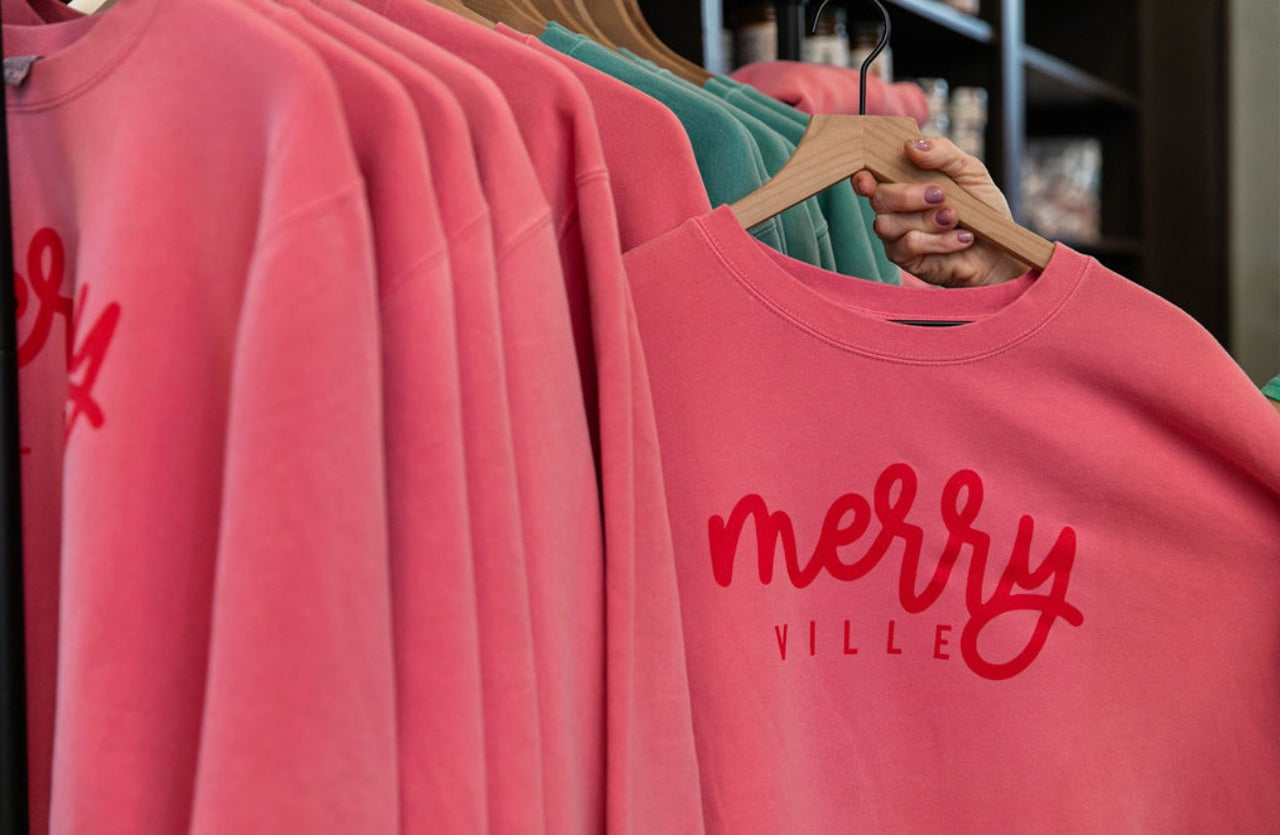 Merryville Sweatshirt 2025 – Dandy Lions Gifts